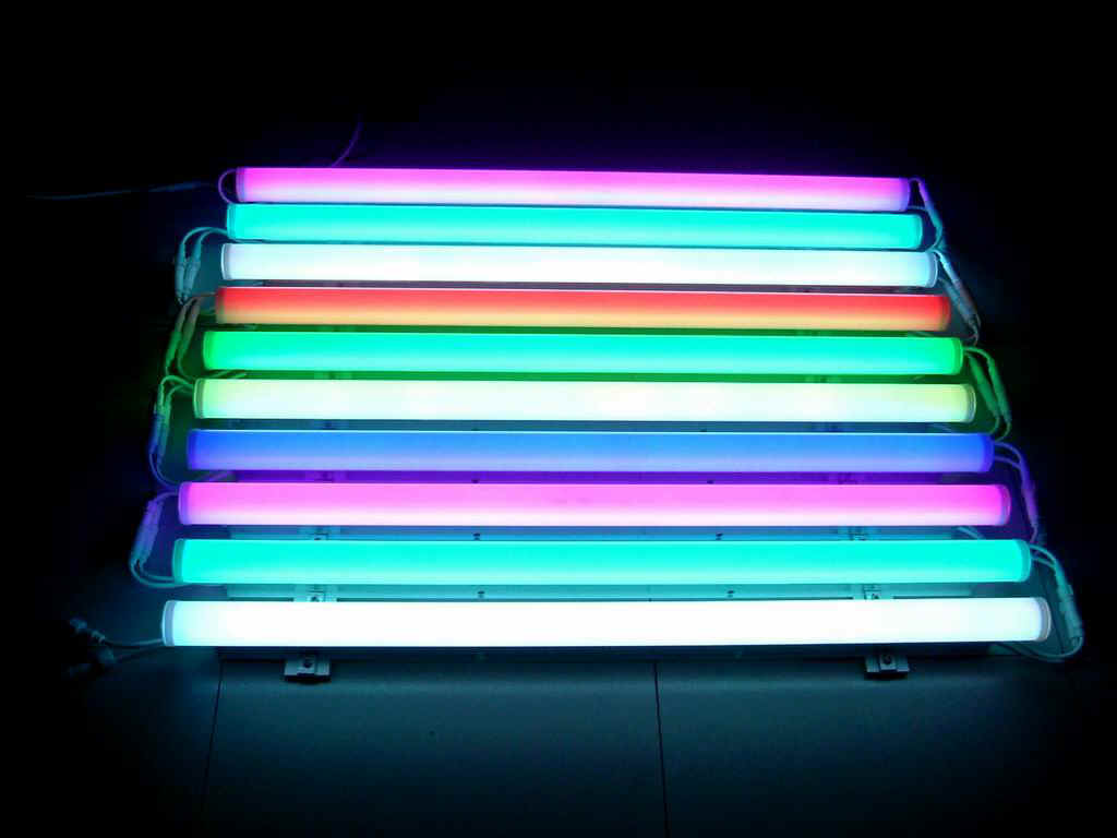 May 2014 Issue Highlights - Electronics Maker