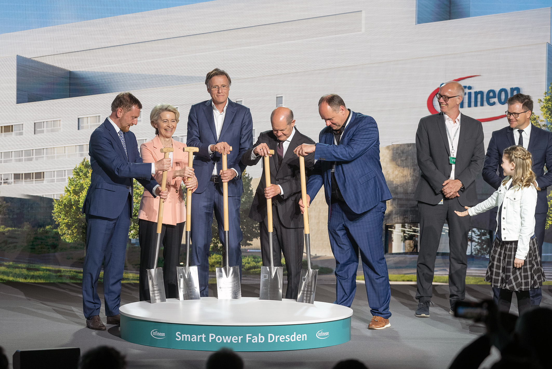 Infineon breaks ground for new plant in Dresden together with EU ...